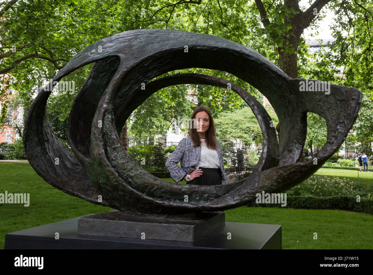 London, UK. 23 May 2017. Oval Form (Trezion), 1963, by Dame Barbara ...