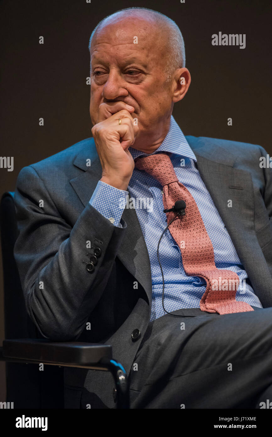 Lord foster design hi-res stock photography and images - Alamy