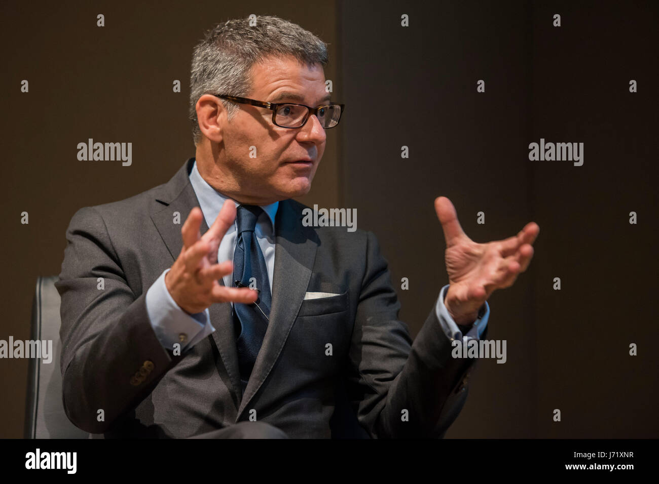 Cartier jewellery exhibition hi-res stock photography and images - Alamy