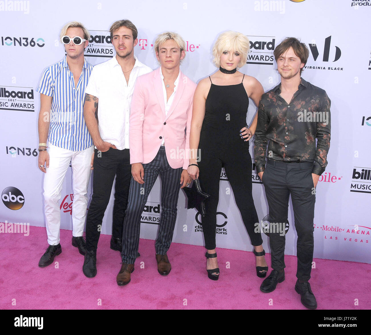 Group r5 hi-res stock photography and images - Alamy