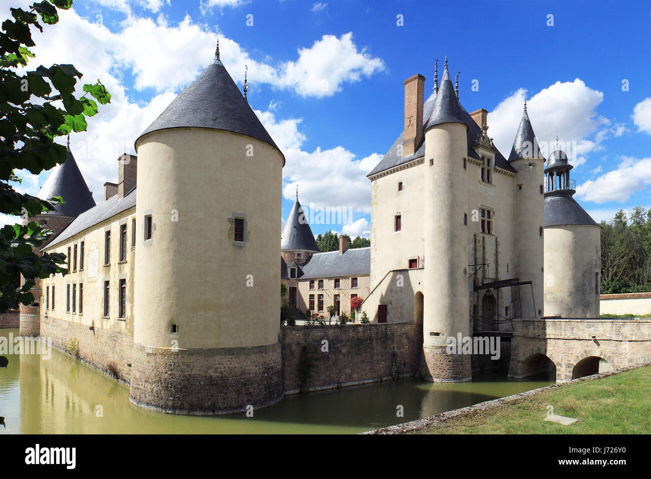 bridge rampart castle chateau castles art tree park garden holiday ...