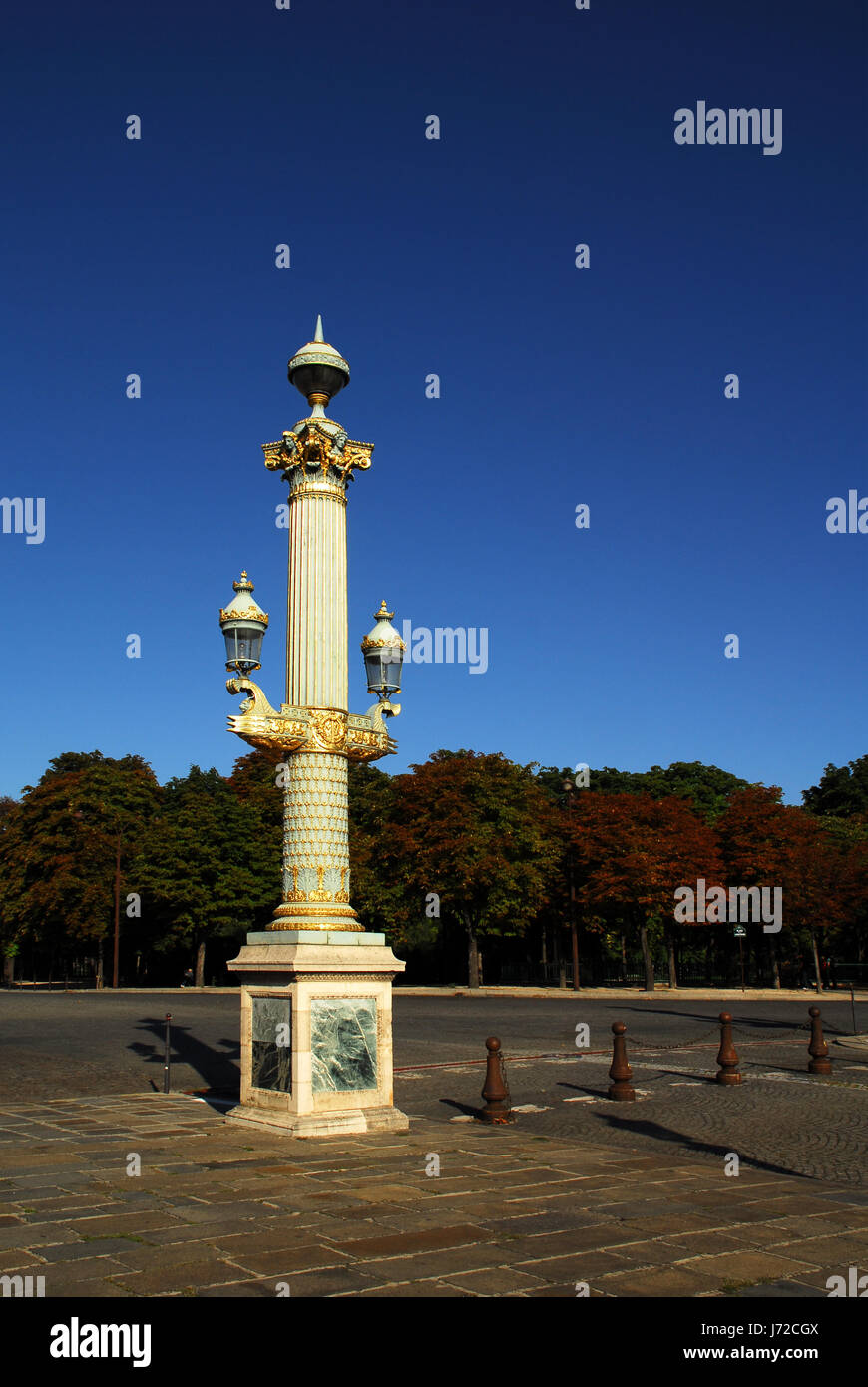 Paris gas lamp hi-res stock photography and images - Alamy