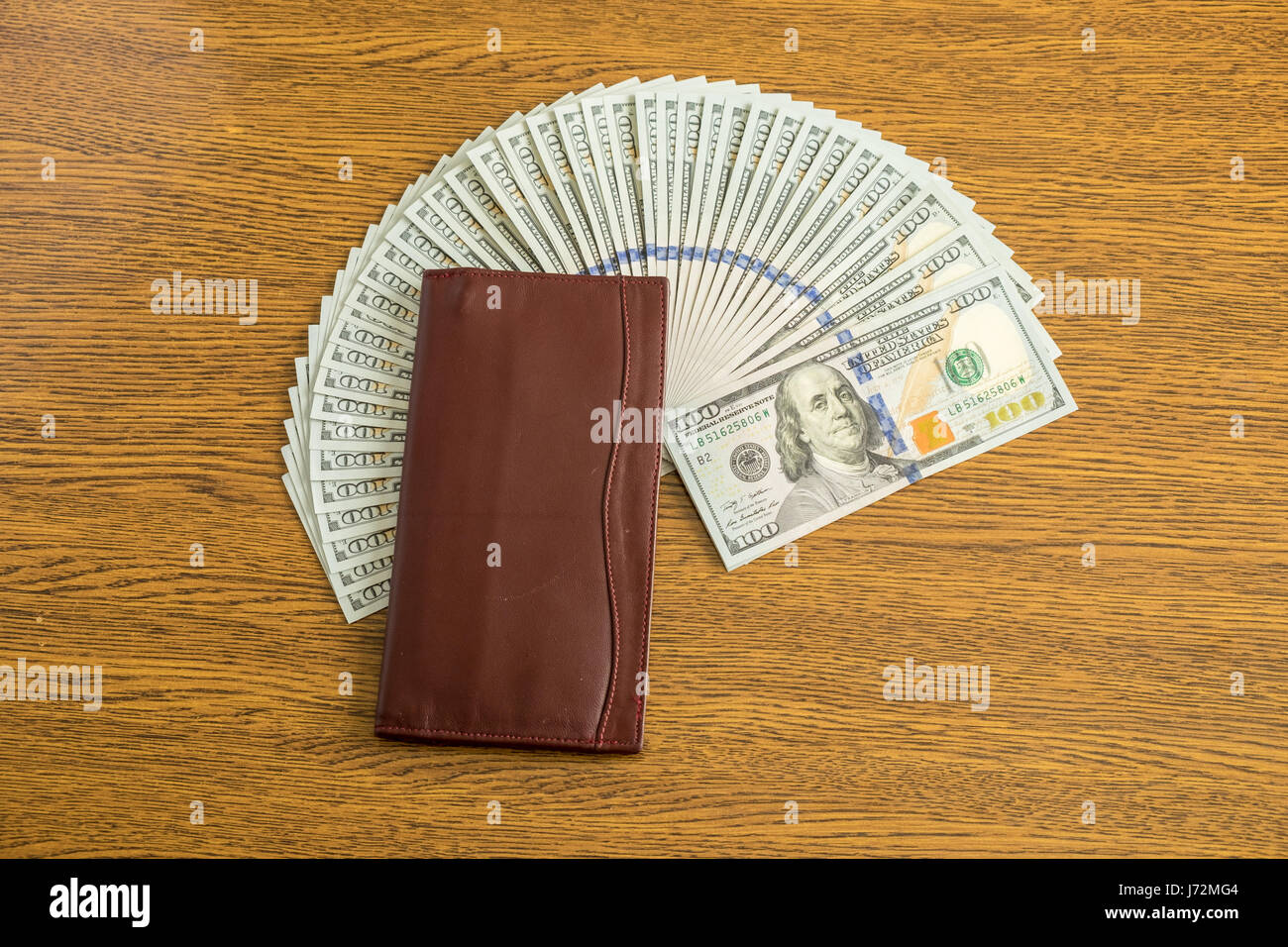 Two thousand american dollars hi-res stock photography and images - Alamy