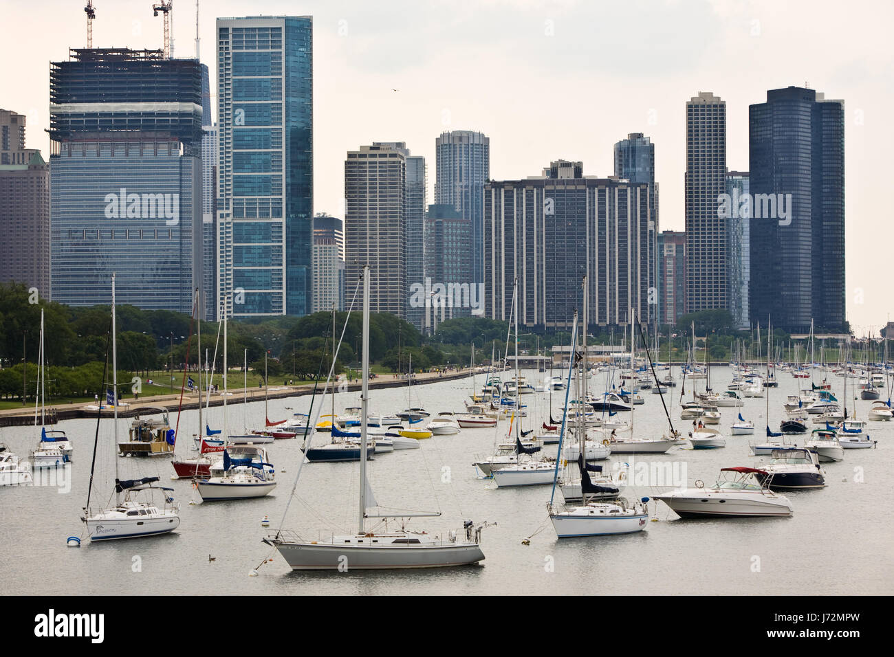 waterfront with chicago skyline Stock Photo - Alamy