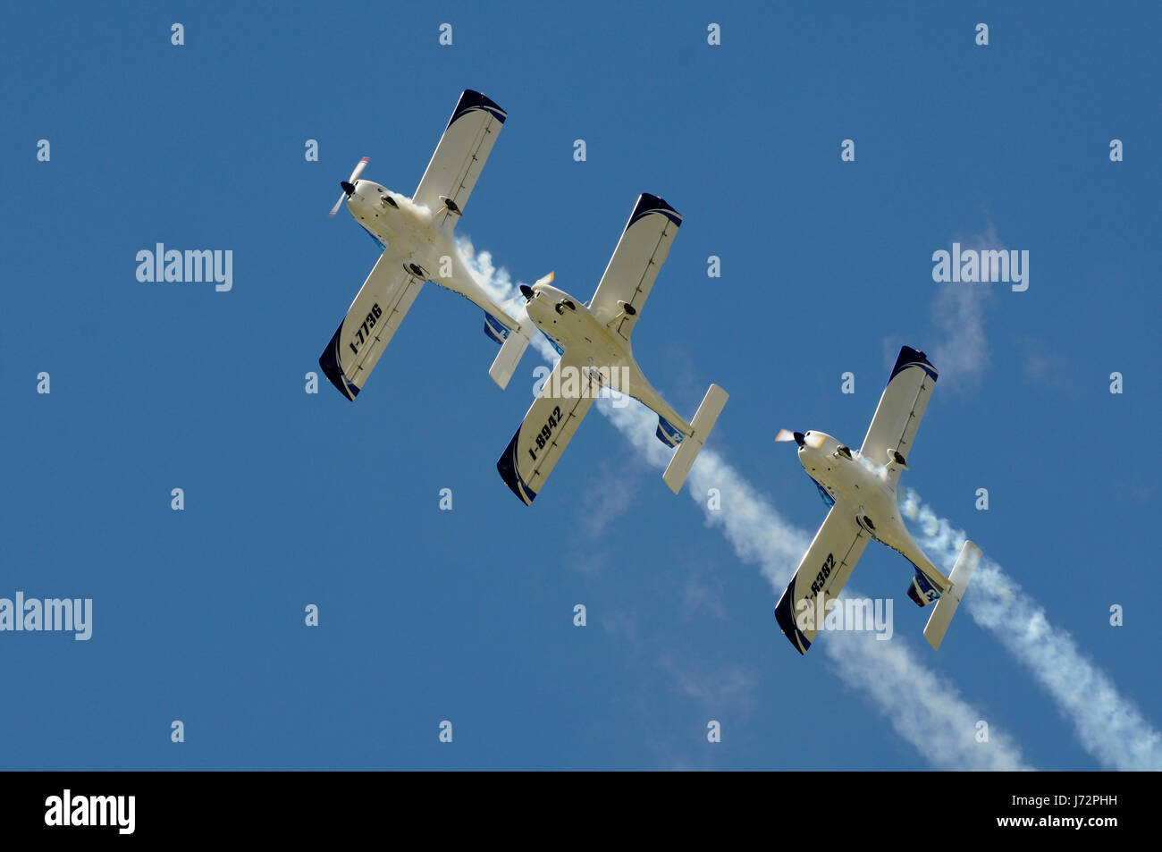 engineering formation flight show fly flies flys flying danger spare ...
