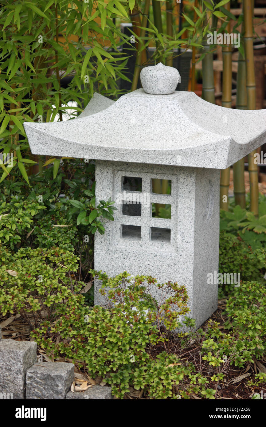 japanese stone lantern Stock Photo - Alamy