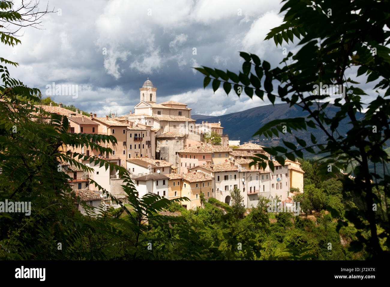 city town summer summerly tuscany italian community village market town ...