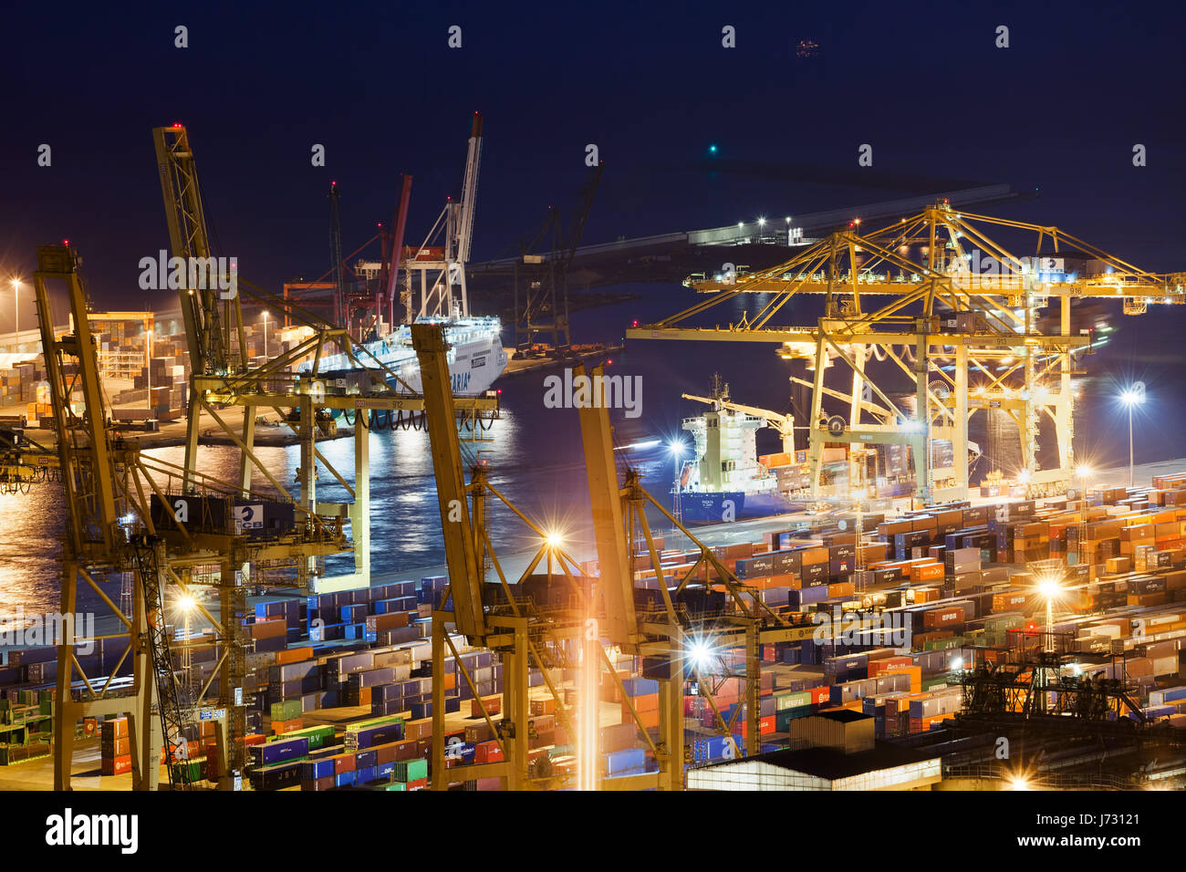Large shipping containers hi-res stock photography and images - Alamy