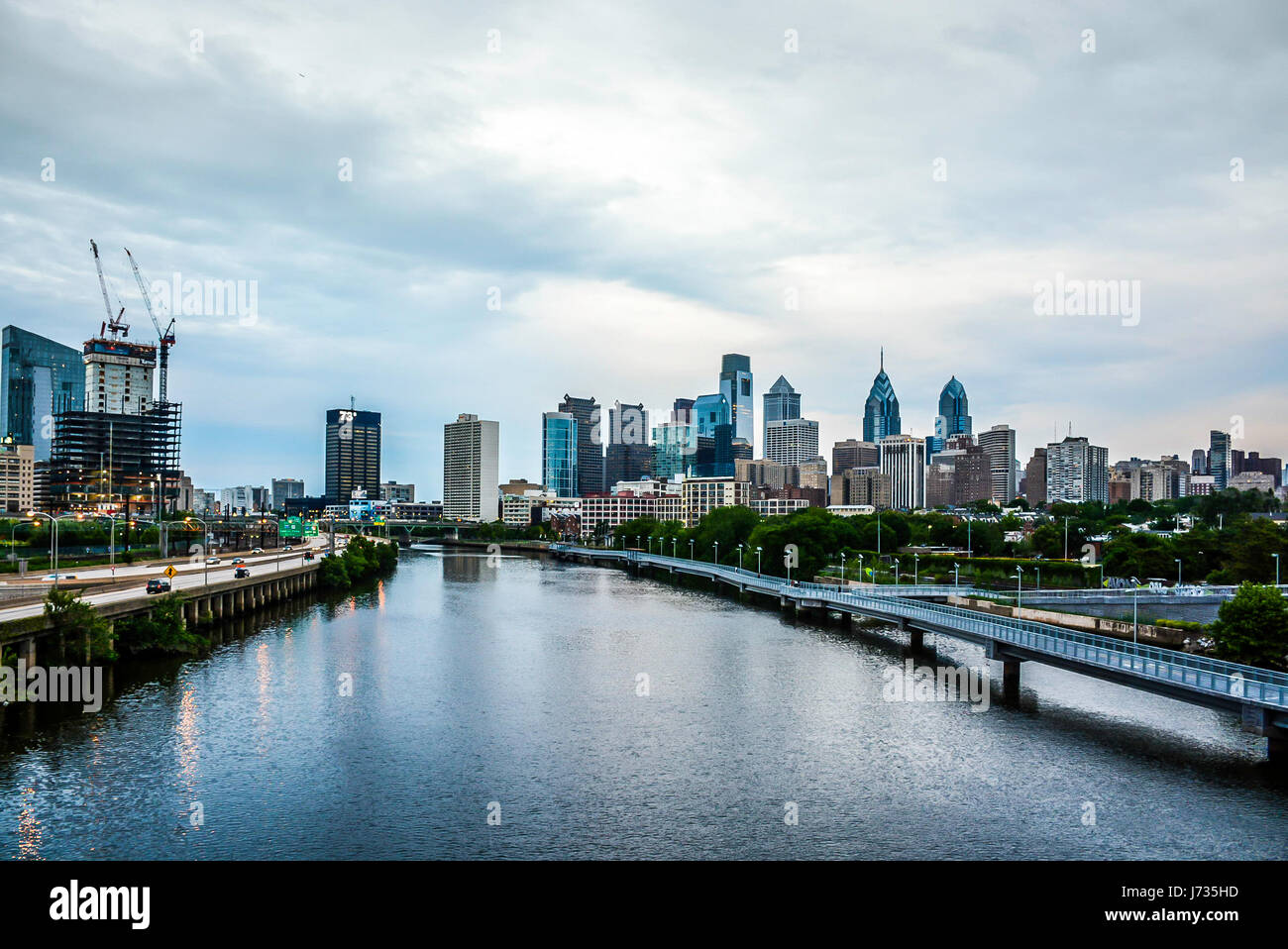 Philadelphia skyline at its best hi-res stock photography and images ...