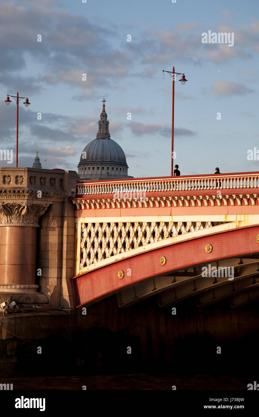 cathedral bridge london style of construction architecture ...