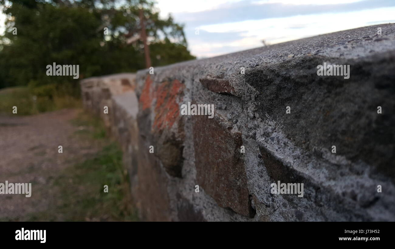 Old worn brick wall hi-res stock photography and images - Alamy