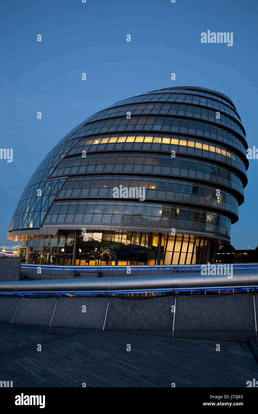 hall city town night nighttime london illuminate travel tourism europe ...