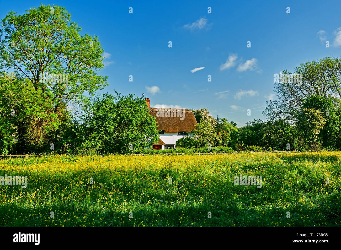 White walled cottage hi-res stock photography and images - Alamy