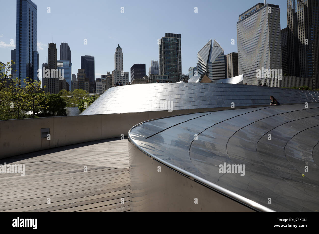 BP Pedestrian Bridge, Chicago Millennium Park Stock Photo - Alamy