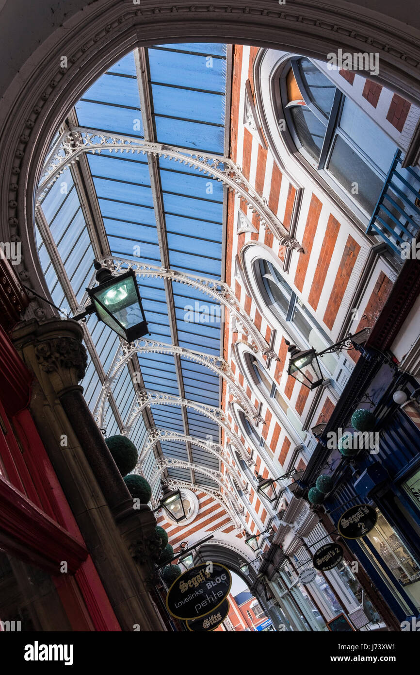 Paragon arcade hi-res stock photography and images - Alamy