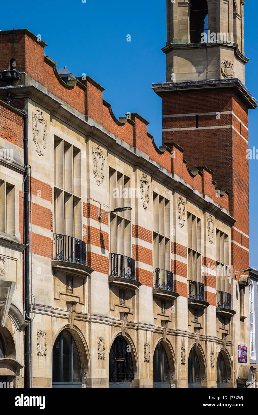 Hull city hall architecture hi-res stock photography and images - Alamy