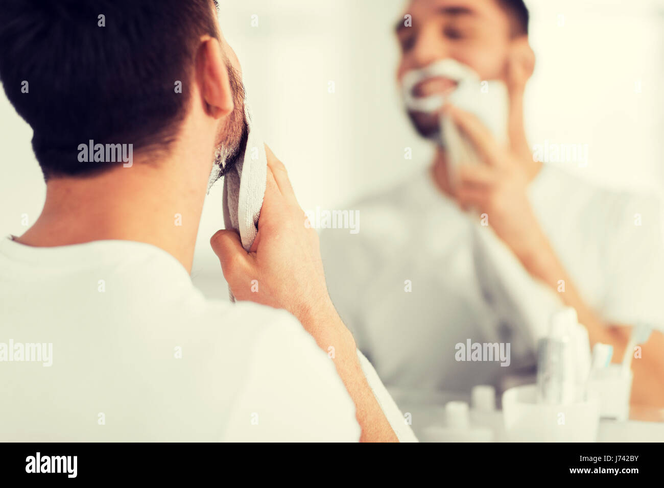 Male beard face shave foam hi-res stock photography and images - Alamy