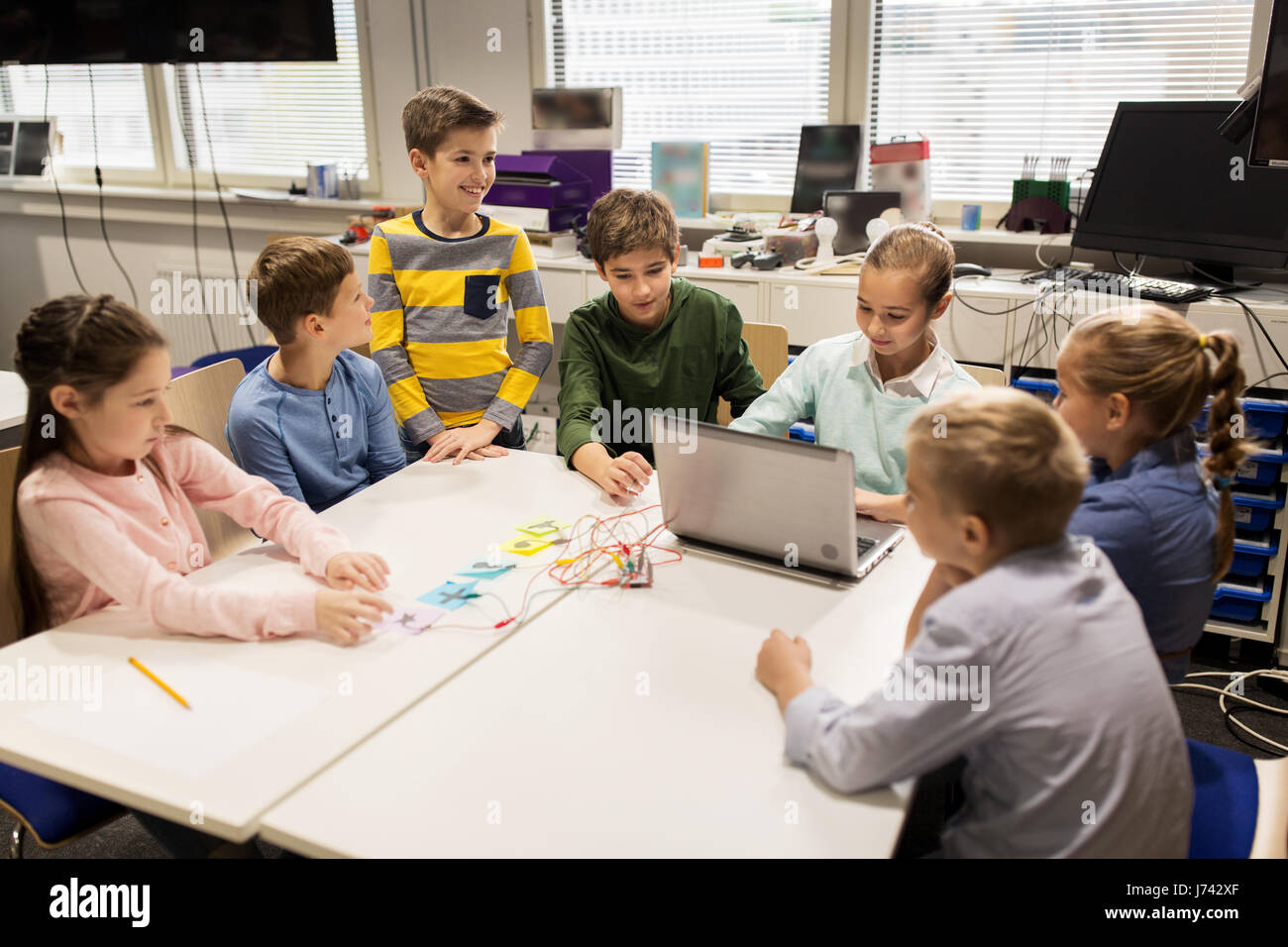 kids with invention kit at robotics school Stock Photo - Alamy