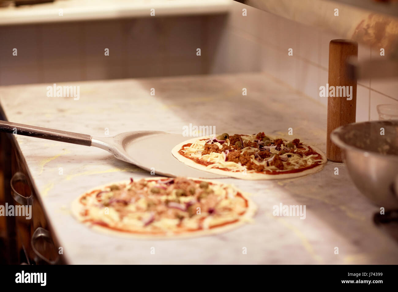 Pizzeria shovel hi-res stock photography and images - Alamy