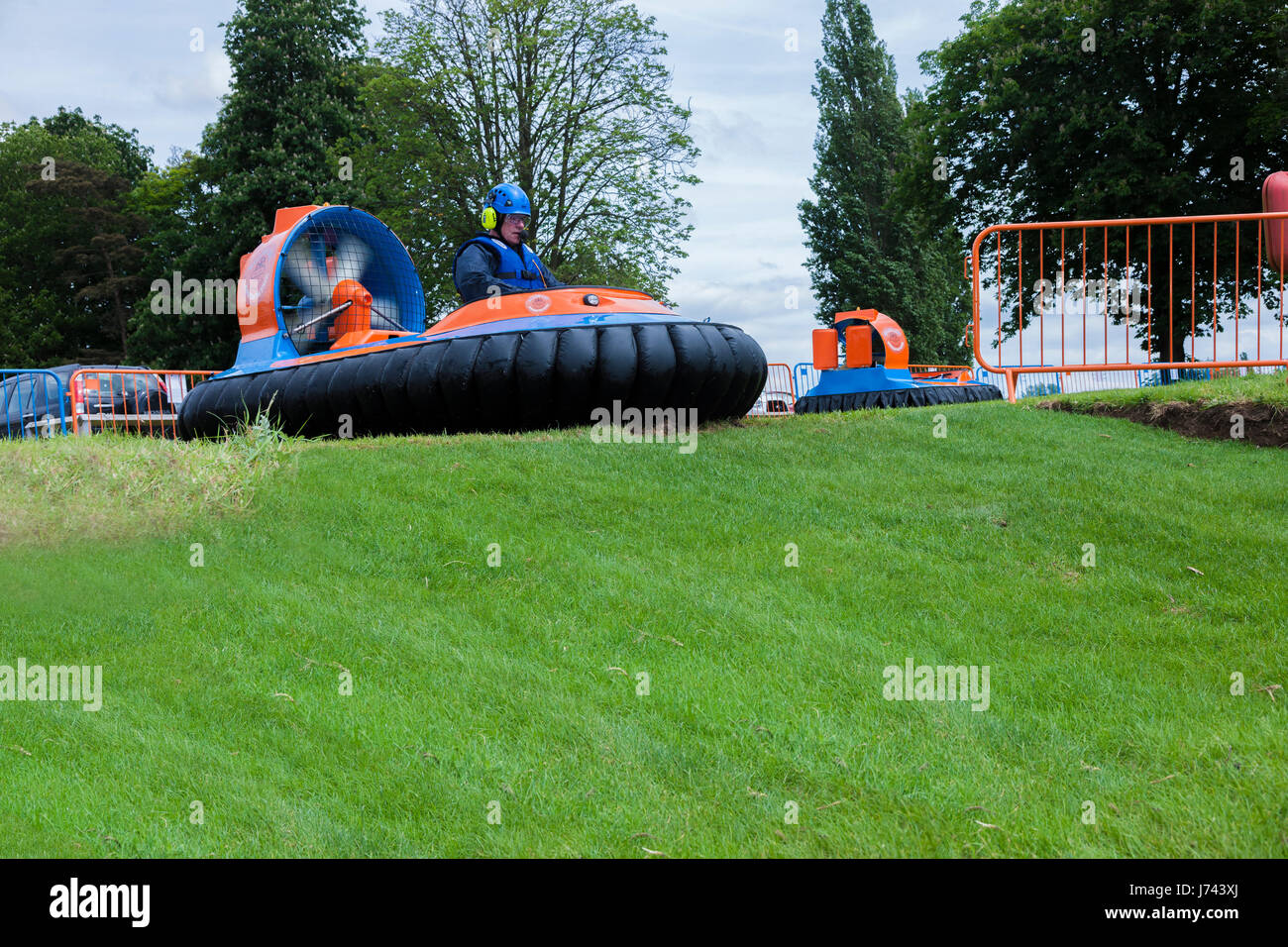 Northampton, U.K. Billing Aquadrome, new Willow Lake Hovercraft school ...