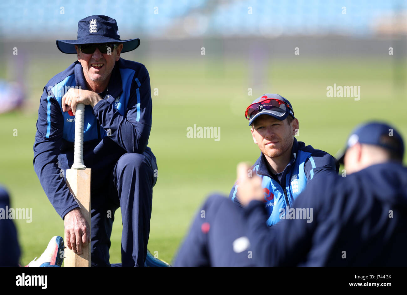 England head coach Trevor Bayliss (left) and One Day captain Eoin ...