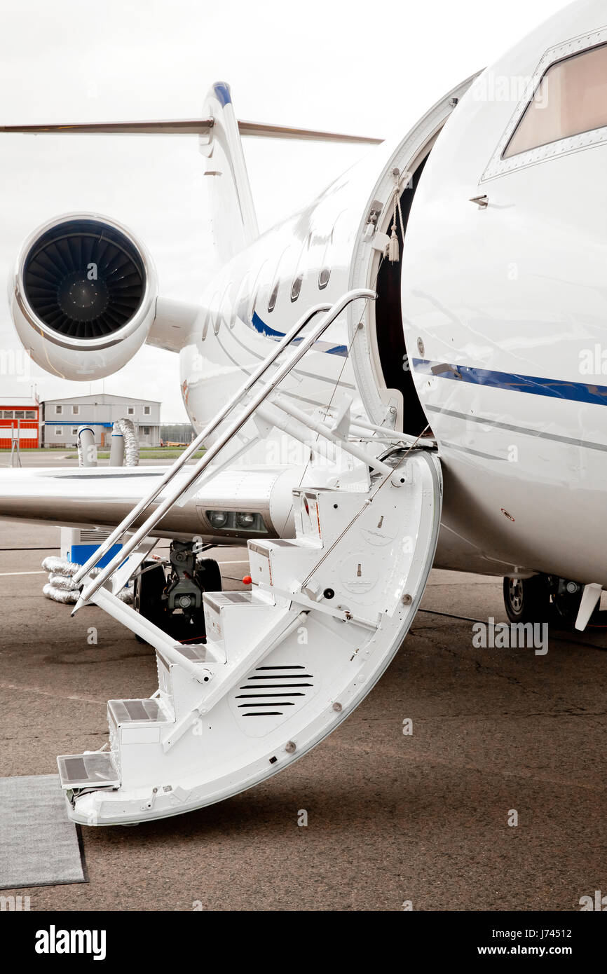 Business class airplane hi-res stock photography and images - Alamy