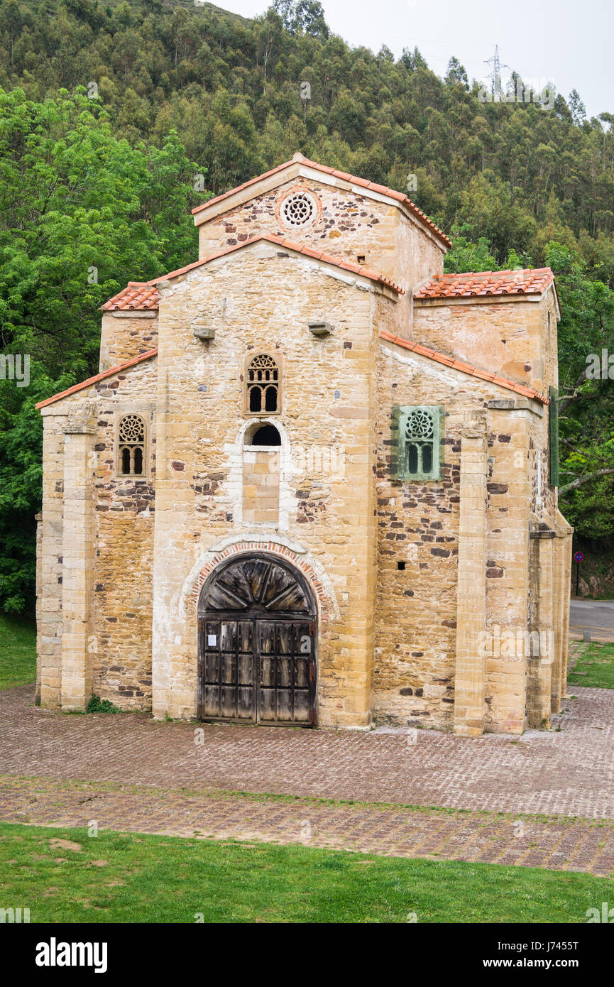 Pre romanesque architecture hi-res stock photography and images - Alamy