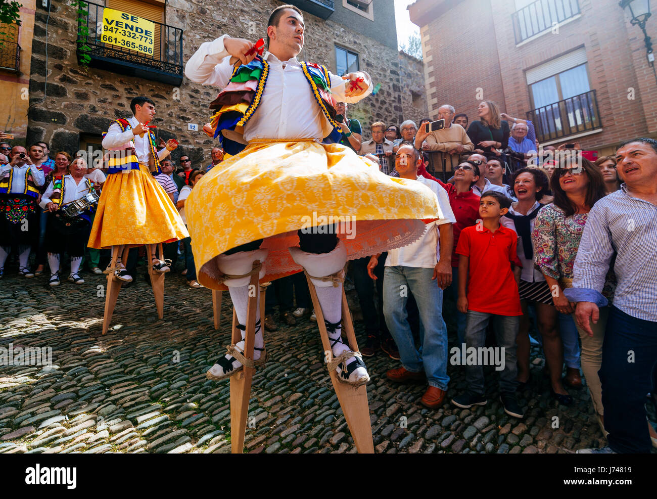 Stilt dance hi-res stock photography and images - Alamy
