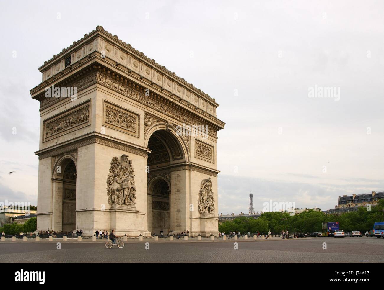 monument paris france triumphal arch roundabout traffic shine shines ...