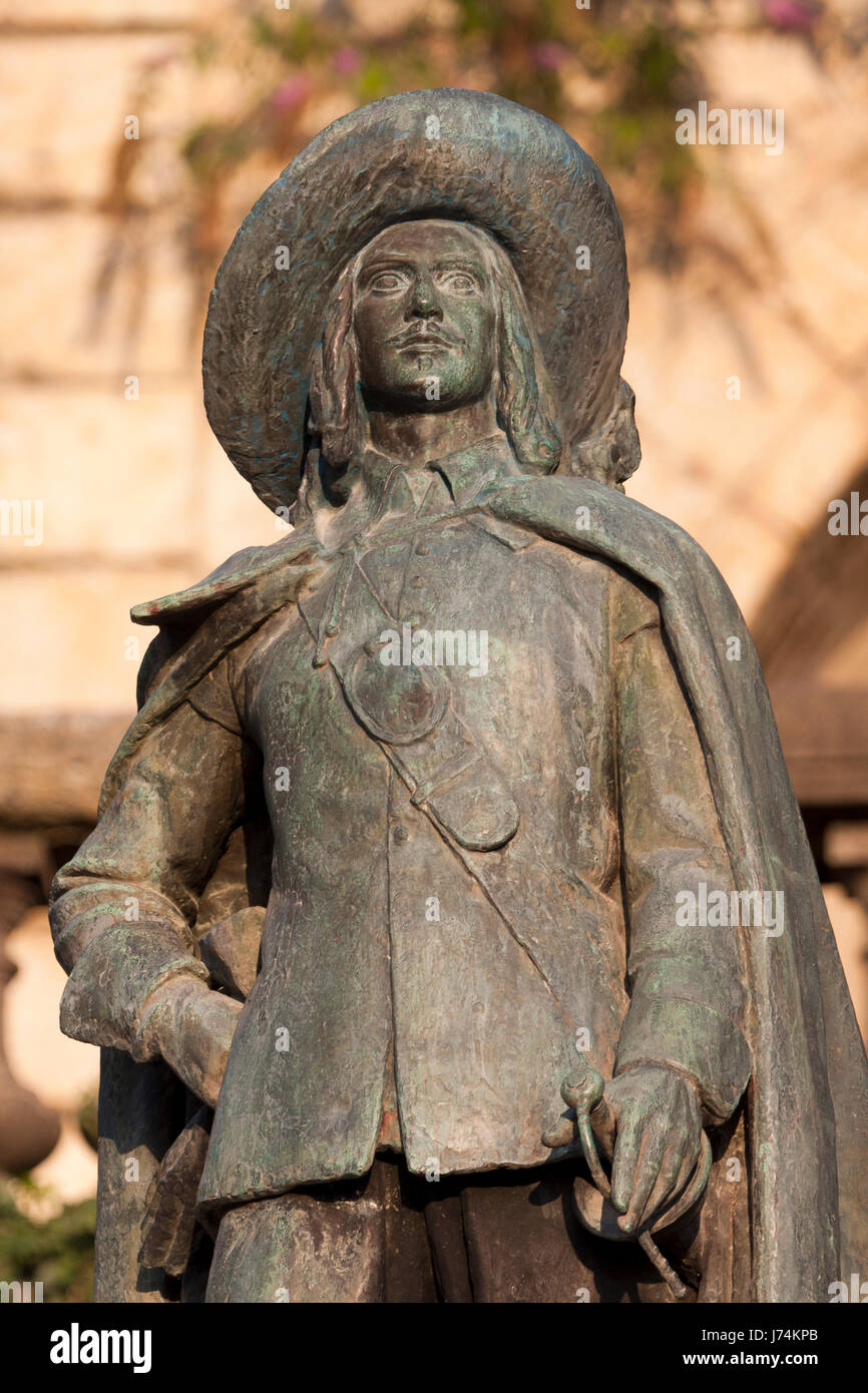 Musketeer hat hi-res stock photography and images - Alamy