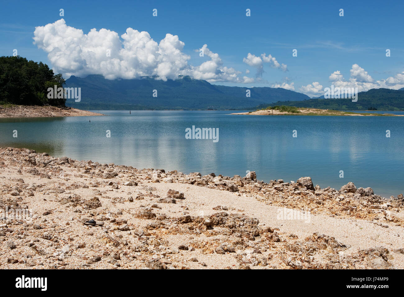 Ang nam ngum hi-res stock photography and images - Alamy