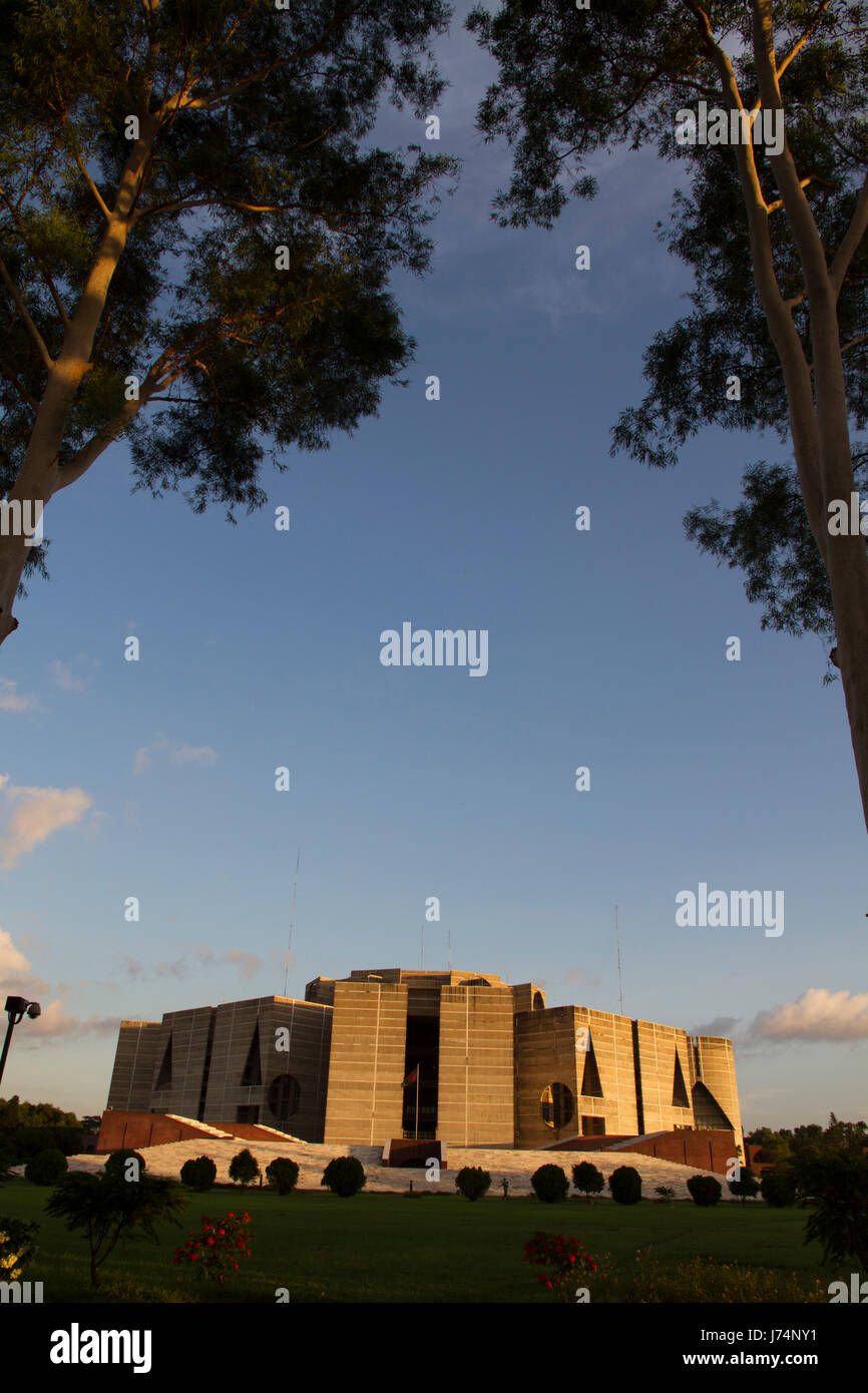 Jatiyo sangsad bhaban hi-res stock photography and images - Alamy