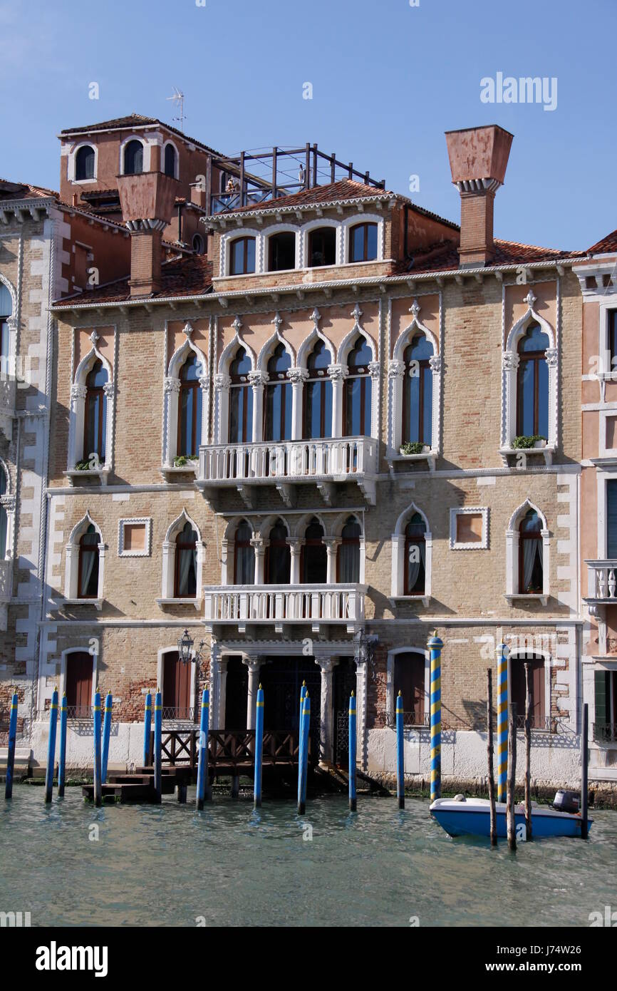 venice gondolas channel magnifico italy water house building travel ...