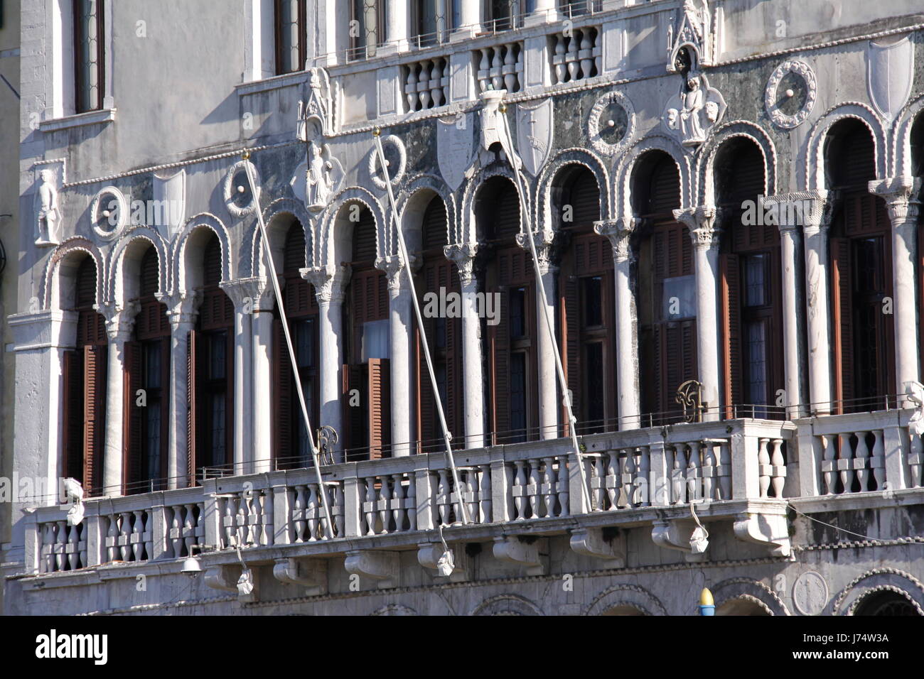 venice gondolas channel magnifico italy water house building travel ...
