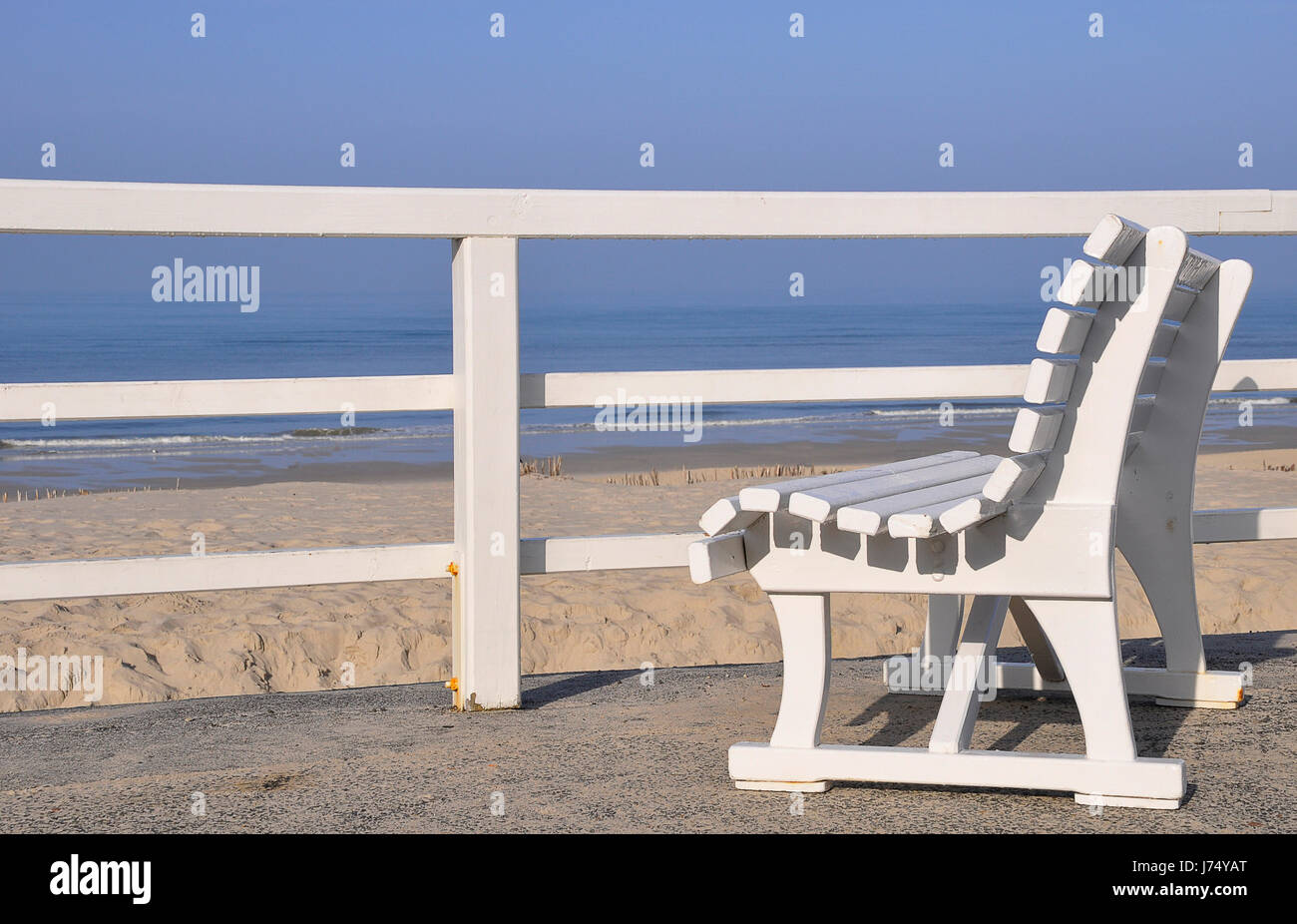 square promenade put sitting sit seat bench wooden bench wood beach ...