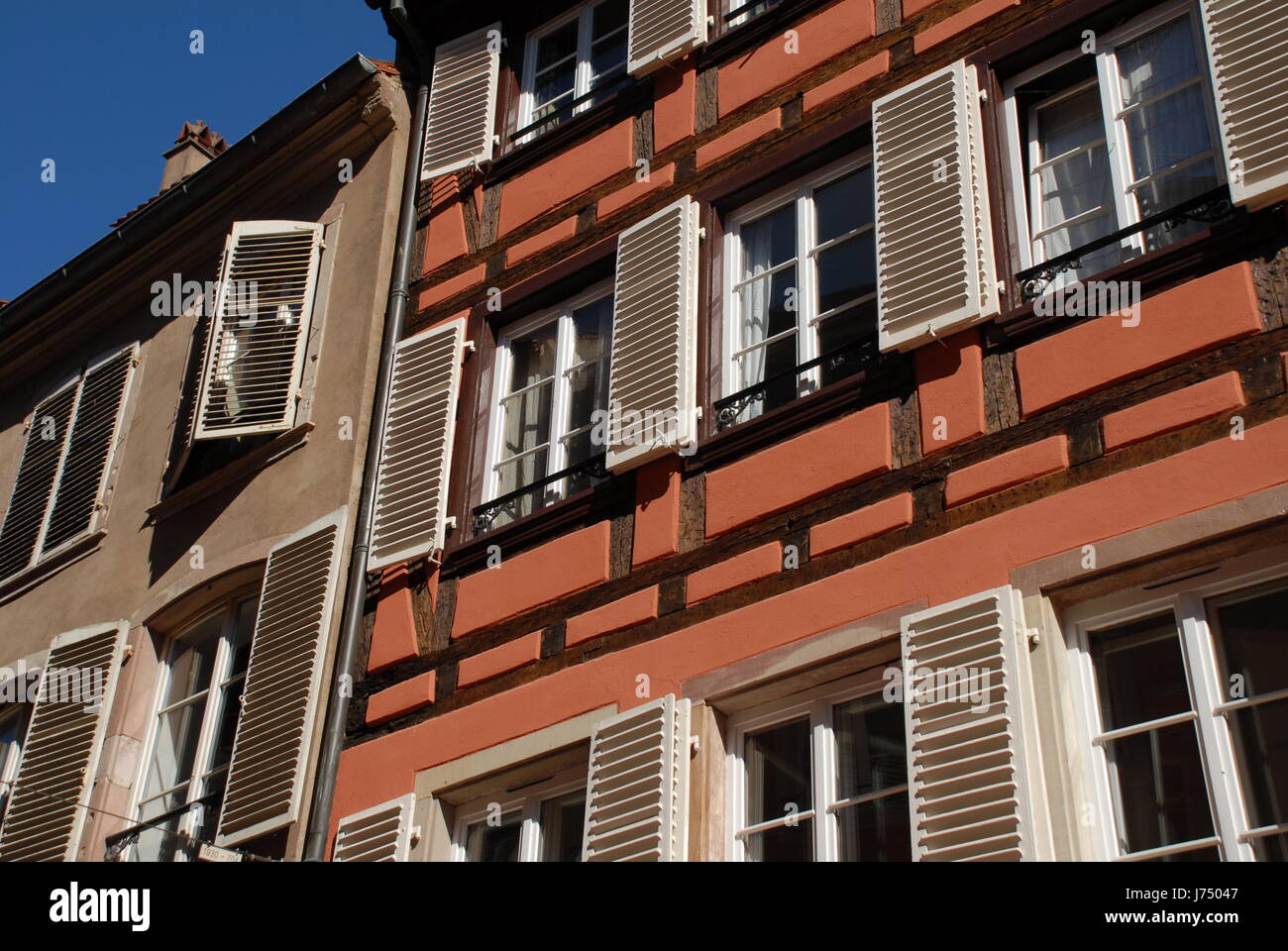 Half dormer windows hi-res stock photography and images - Alamy