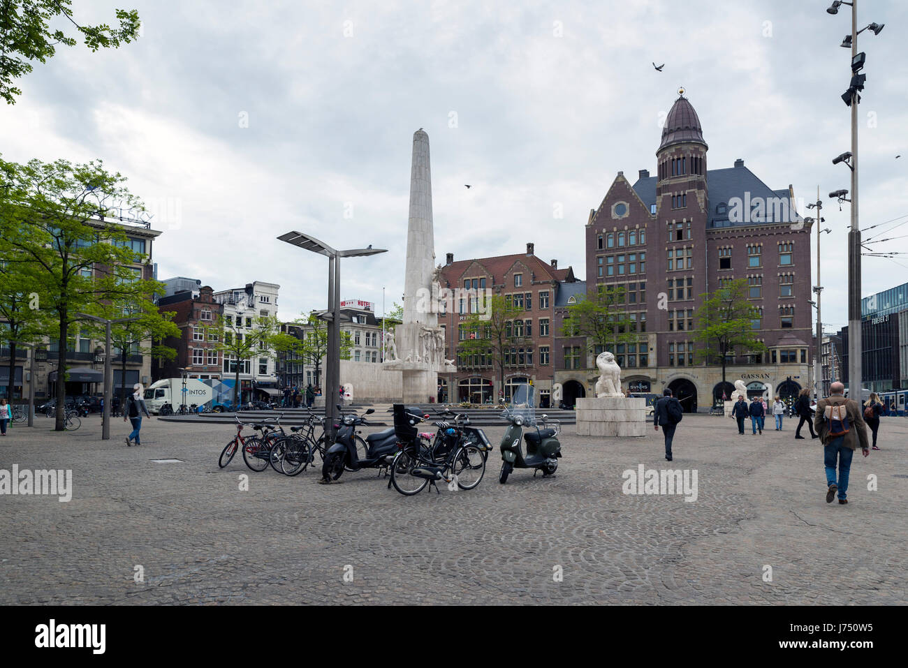 AMSTERDAM, NETHERLANDS - MAY, 16, 2017: The National Monument on Dam ...