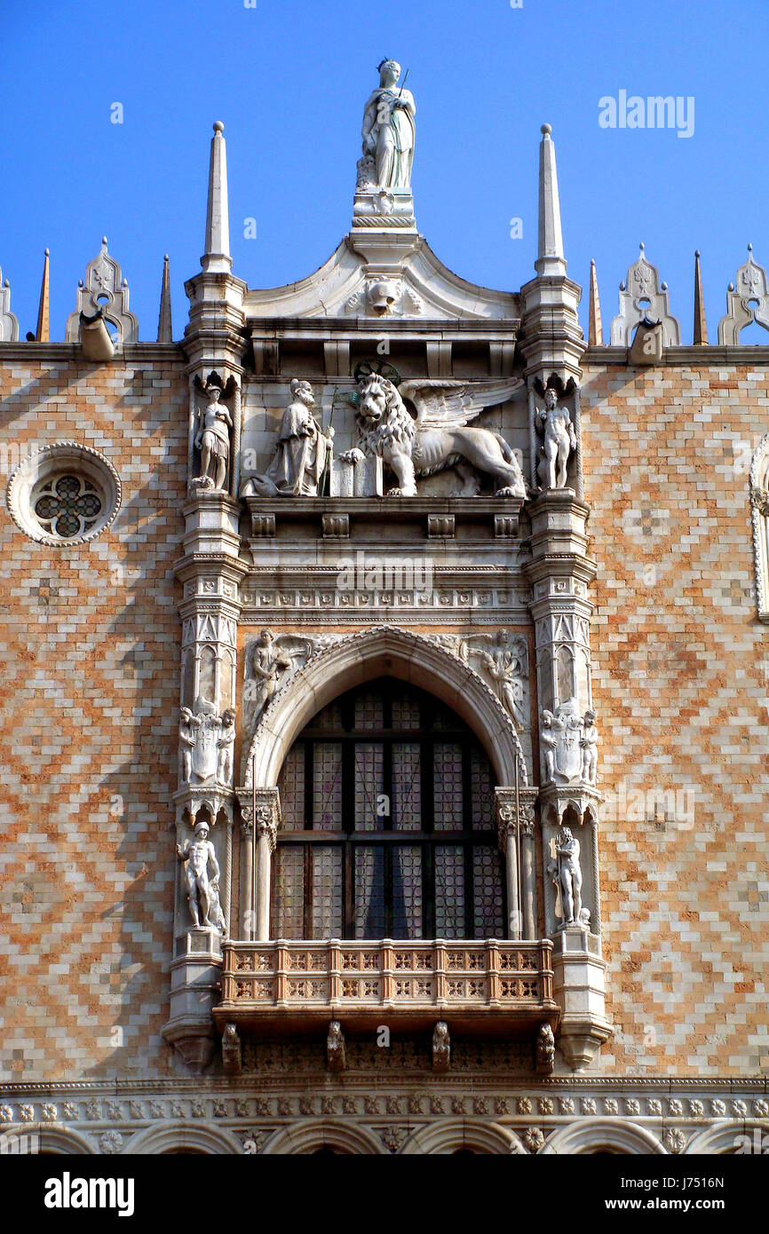 monument art sculpture venice balcony palace arch marble style of ...