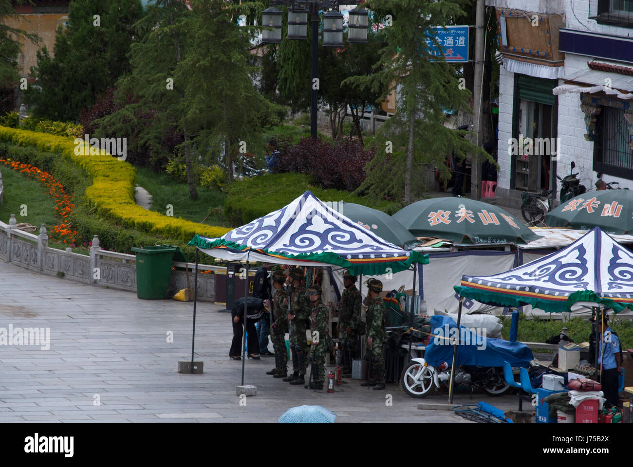 Military checkpoint hi-res stock photography and images - Alamy