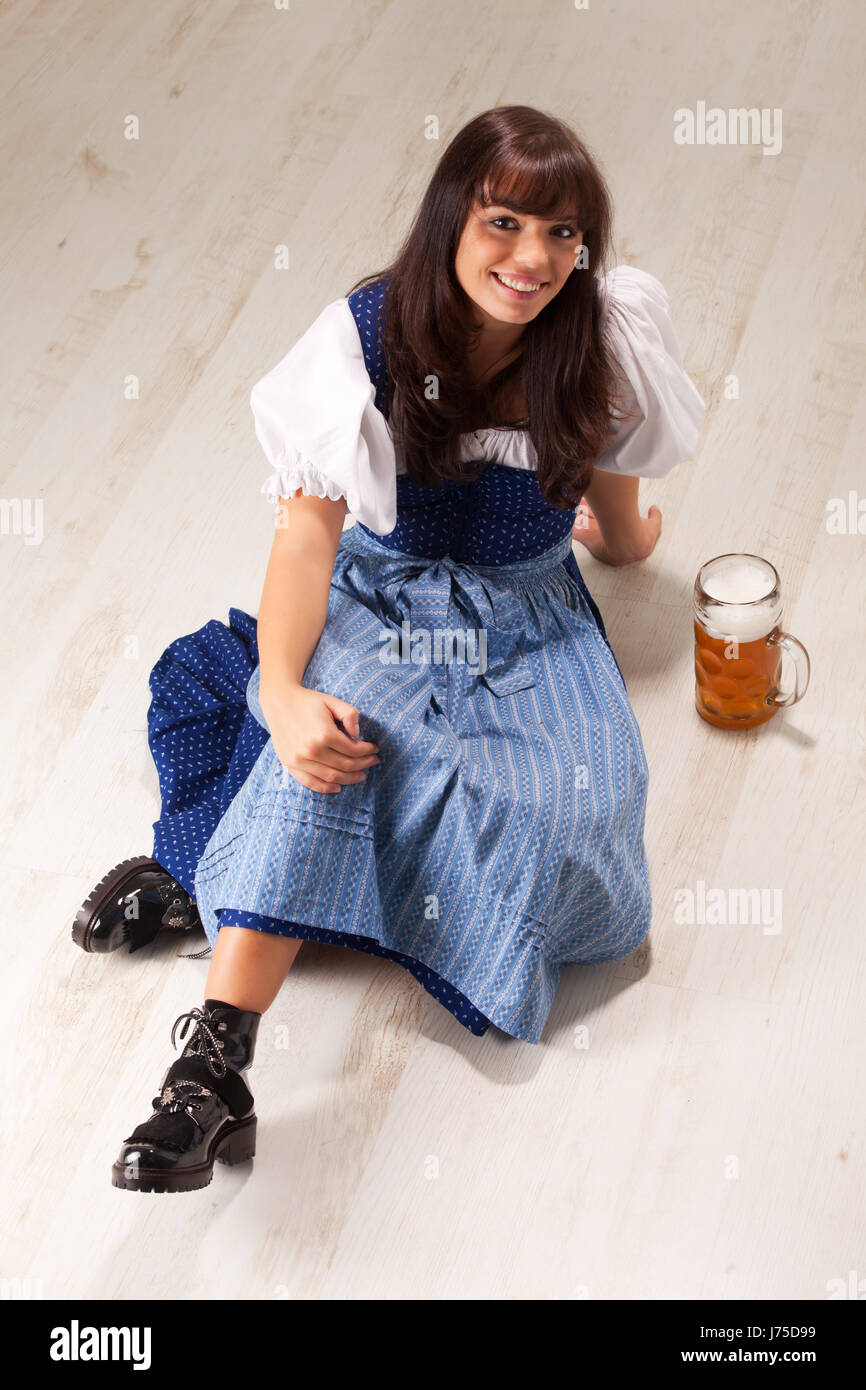 Girls in bavarian clothes hi-res stock photography and images - Alamy