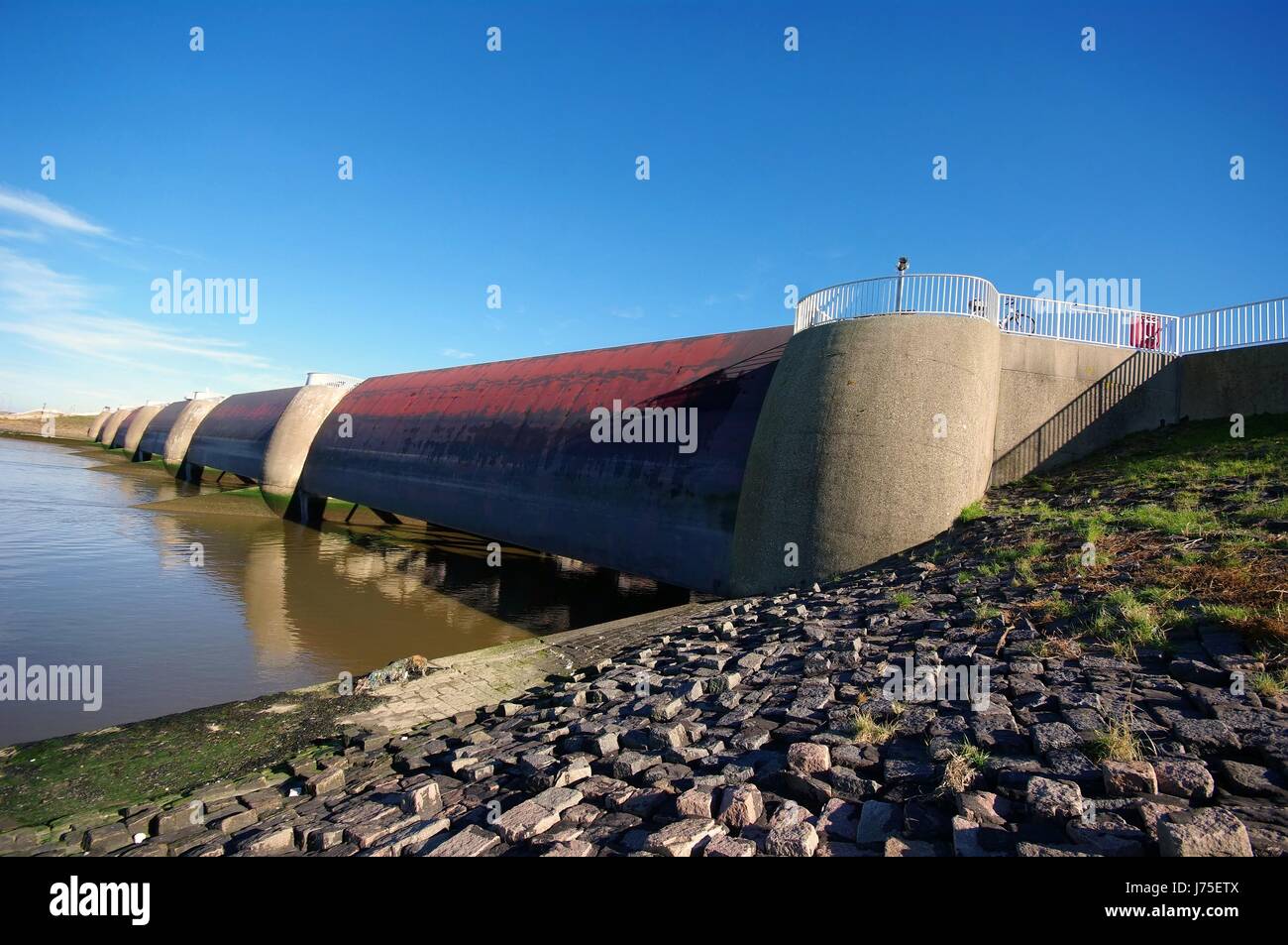 Dike wall water hi-res stock photography and images - Alamy