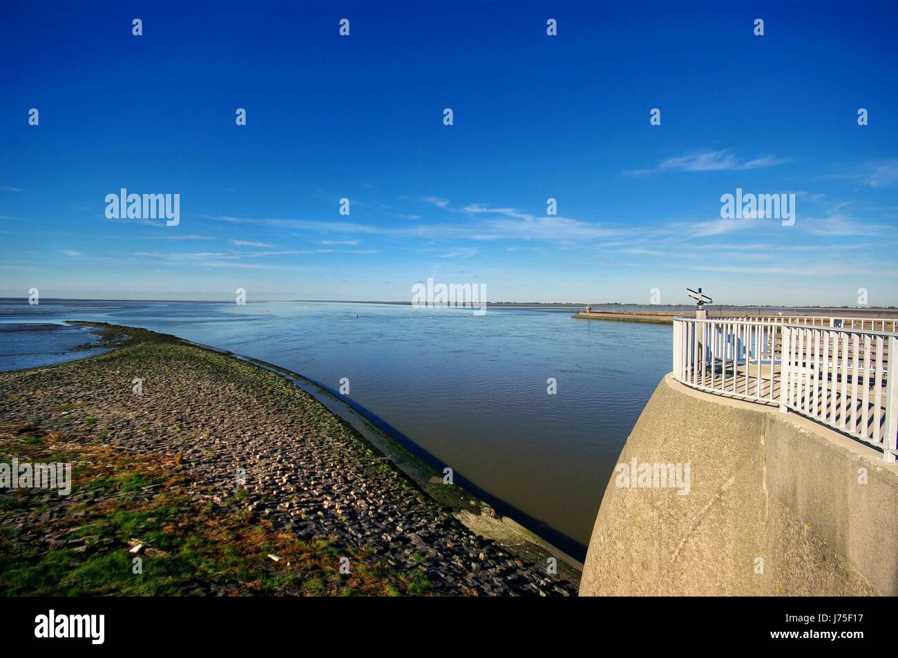 Dike wall water hi-res stock photography and images - Alamy
