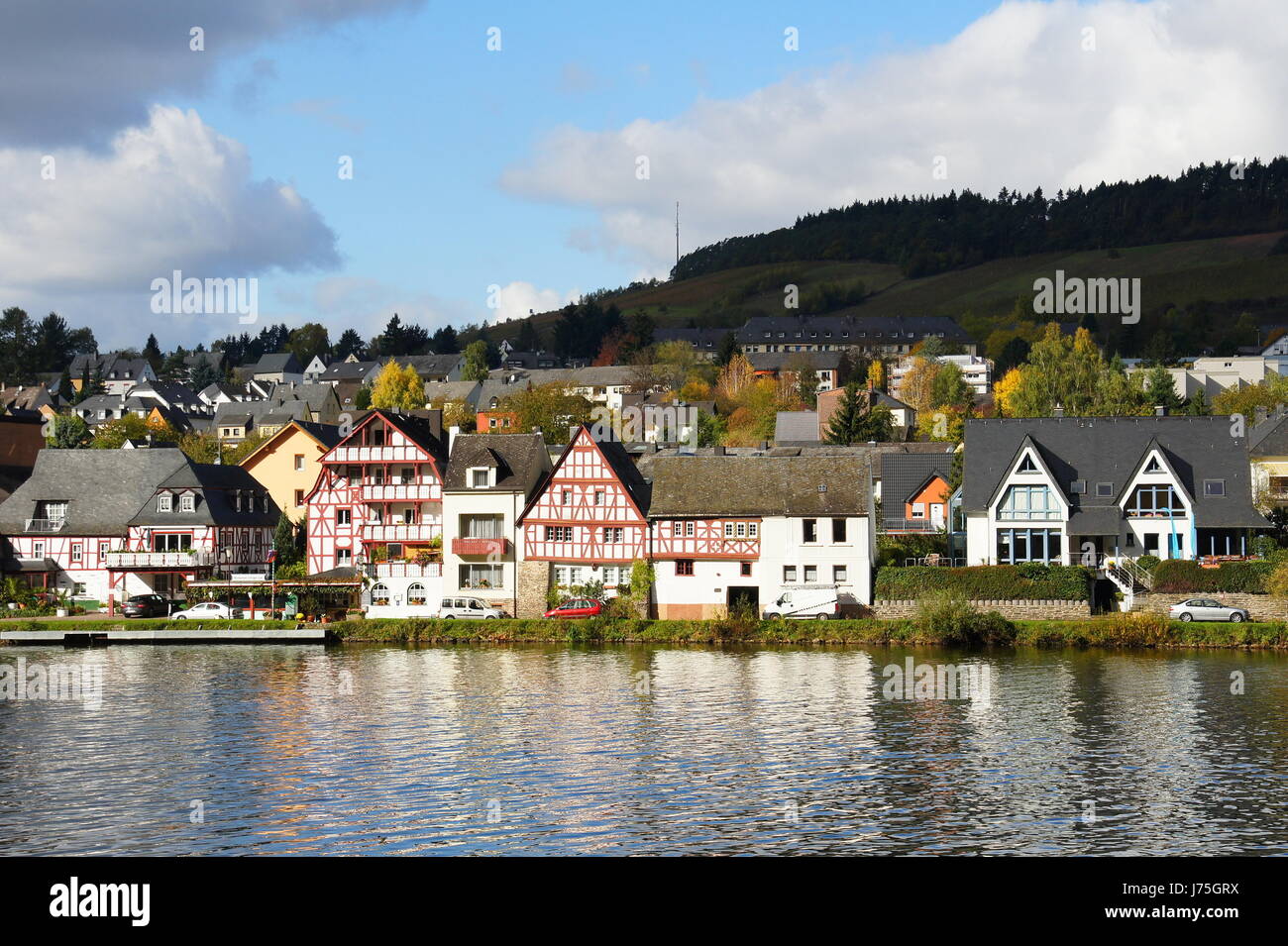 city town mosel house building houses city town waters new frame-work ...