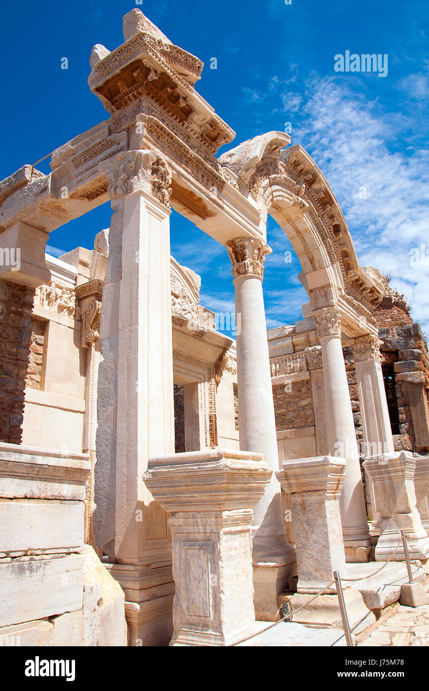 Destination temple hi-res stock photography and images - Alamy
