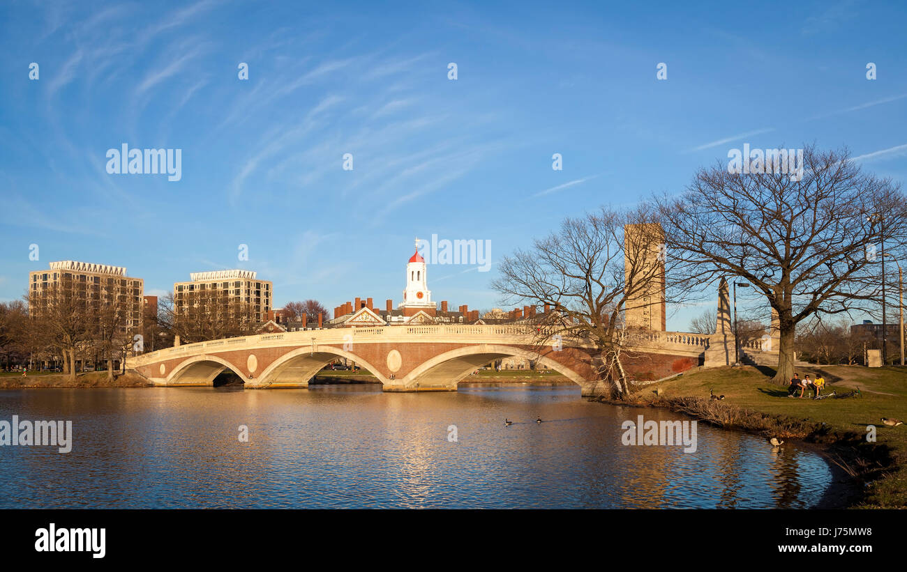 Harvard university skyline hi-res stock photography and images - Alamy