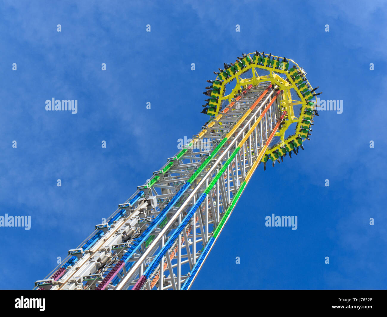 Freefall tower ride hi-res stock photography and images - Alamy