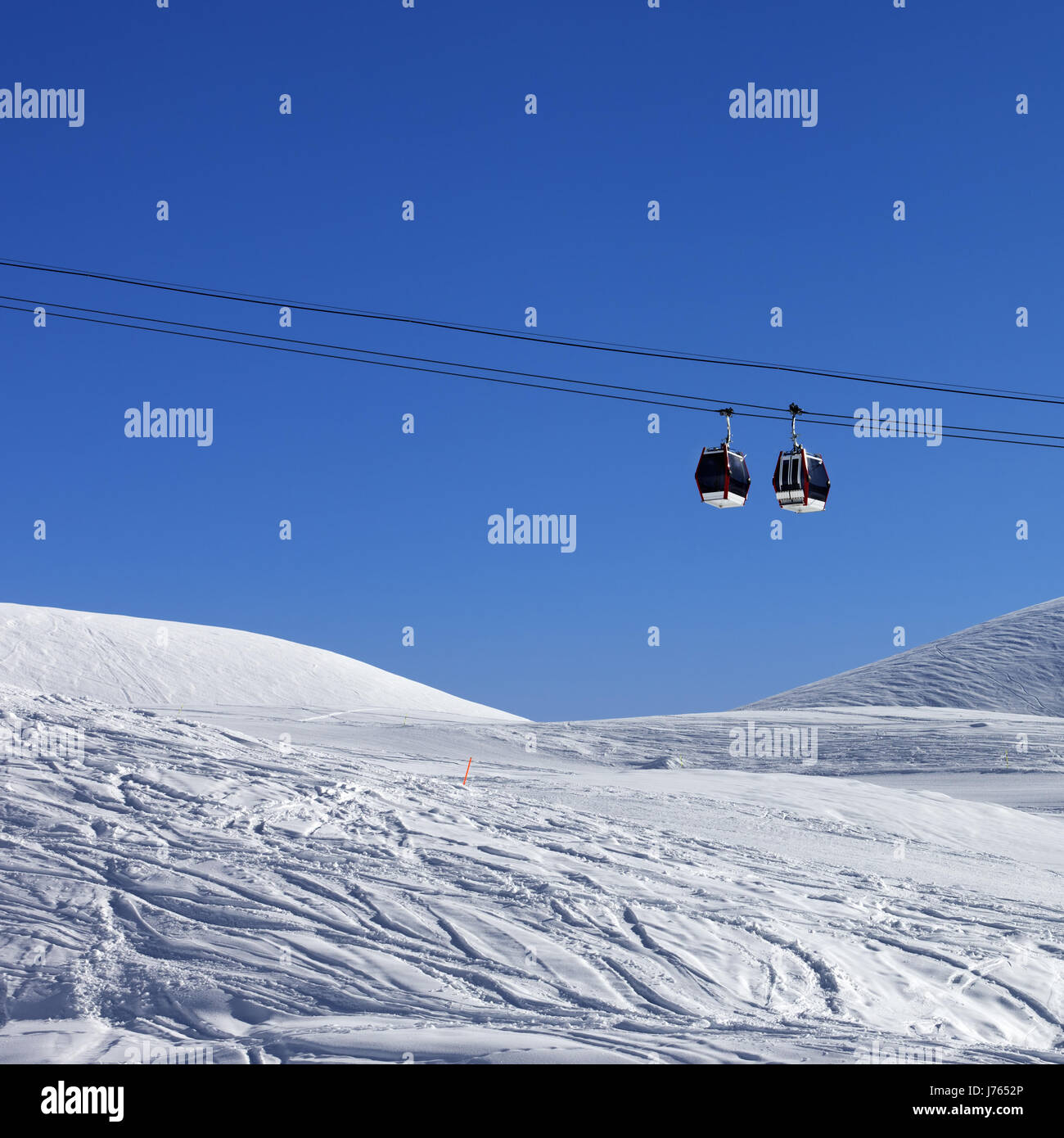 Gondola lifts hi-res stock photography and images - Alamy