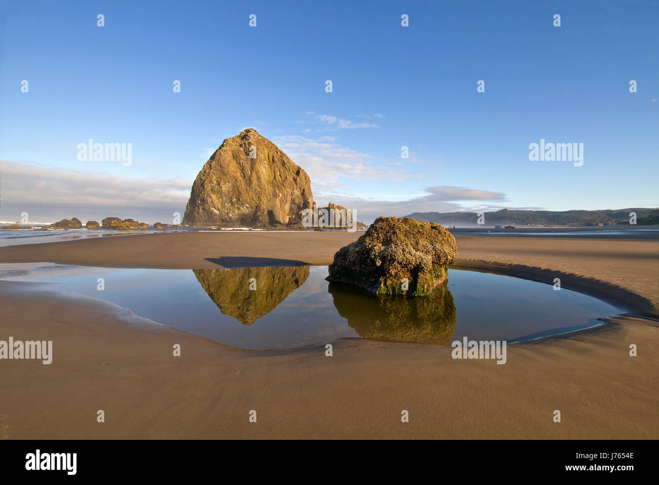 beach seaside the beach seashore reflection pacific salt water sea ...