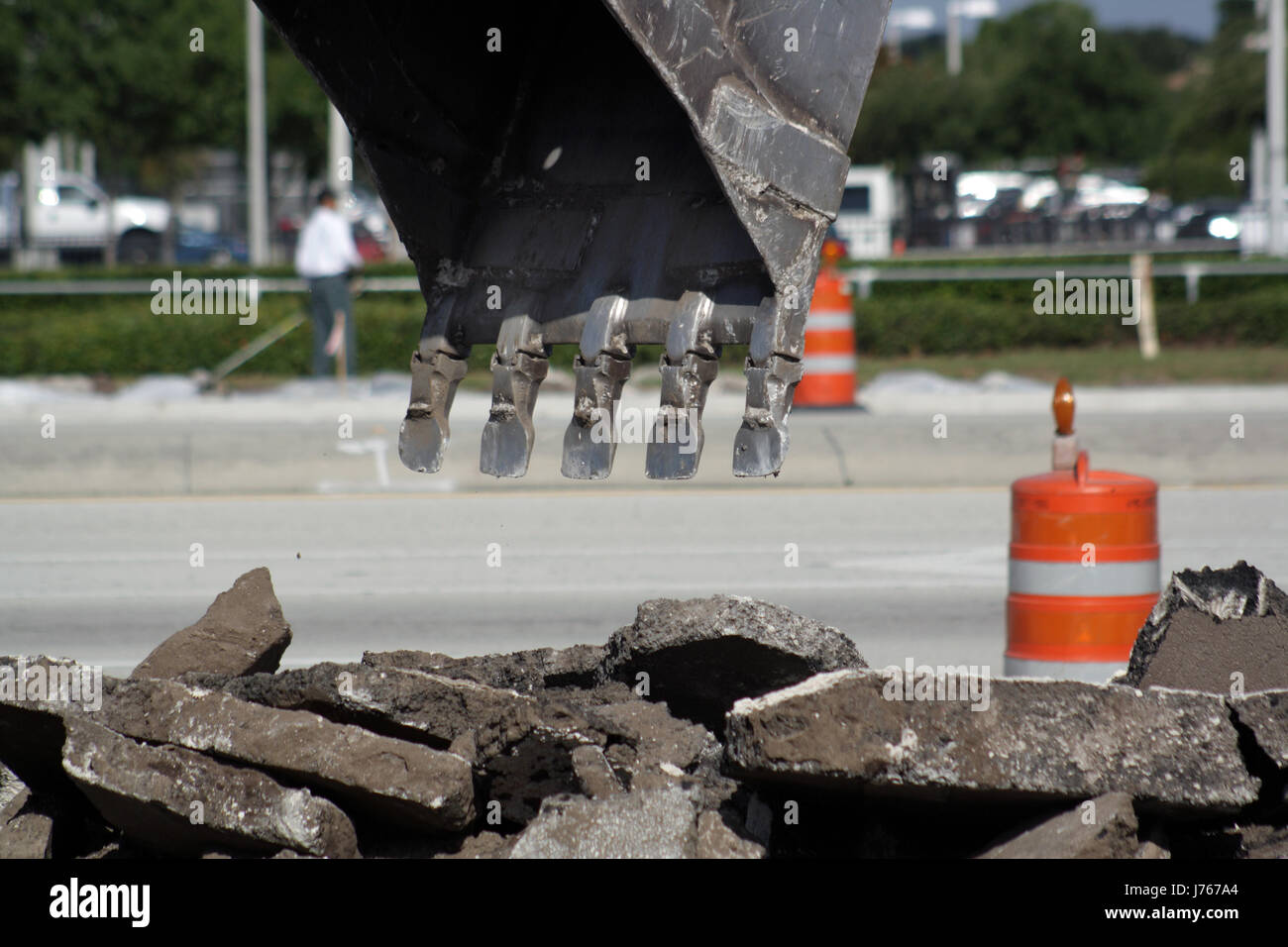 machinery bucket hydraulics demolition scrapping excavator roadway ...