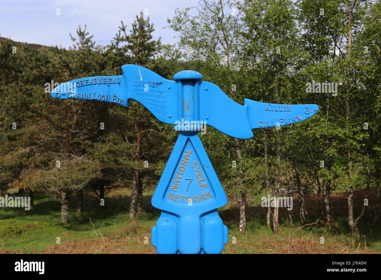 Bilingual sign on National Cycle Route 7 between Killin and Lochearhead ...